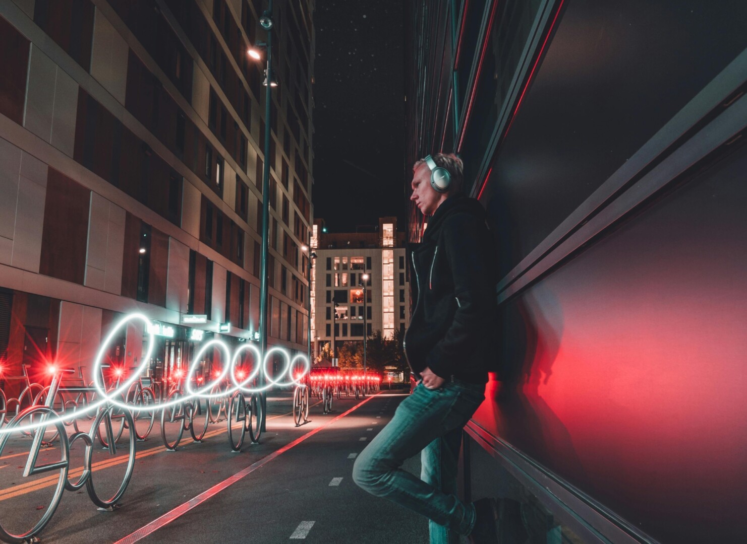Digital Signage Meets Contemporary Art - Cultural Daily