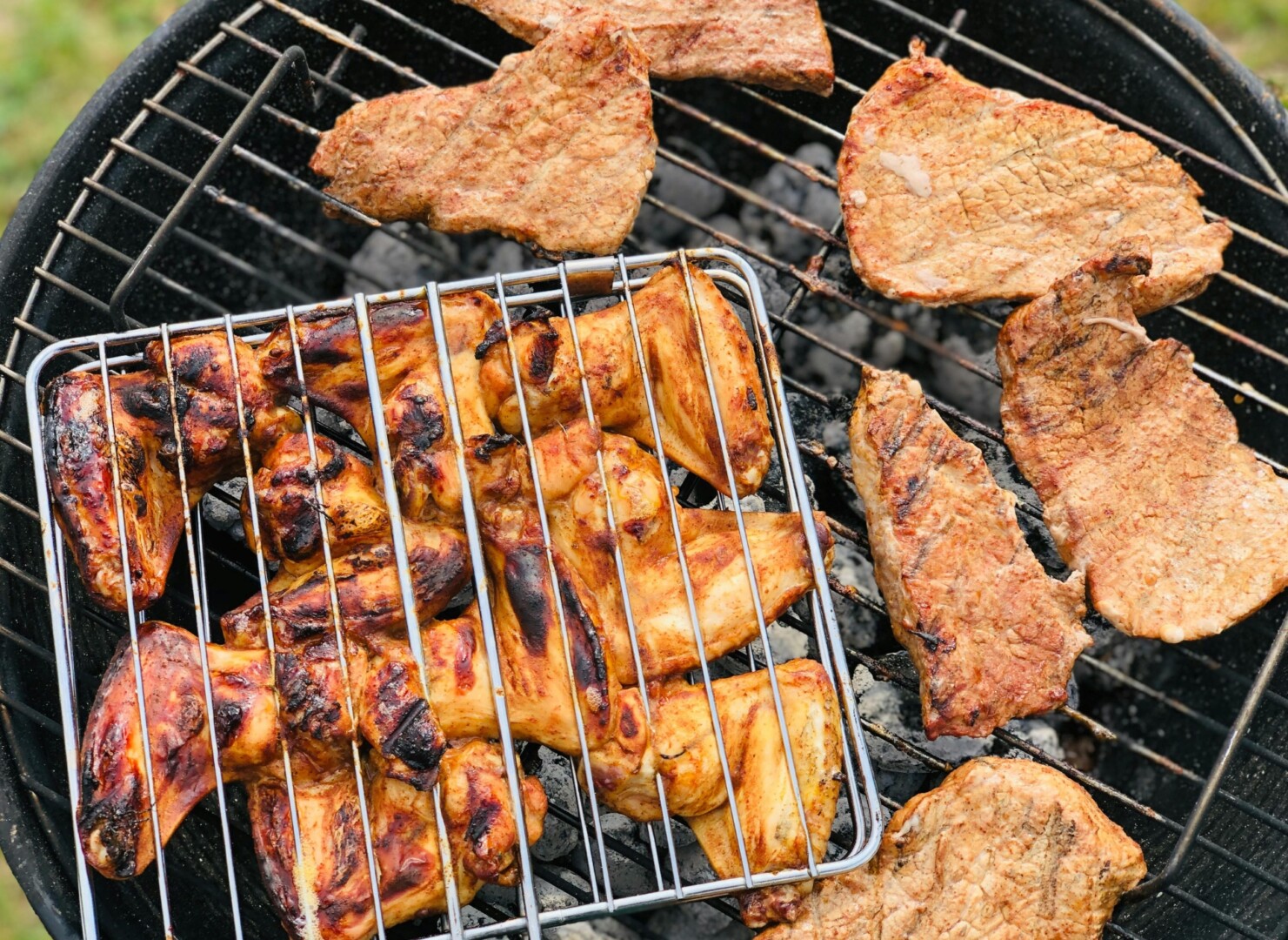 BBQ: Eight Great Recipes for an Unforgettable Summer