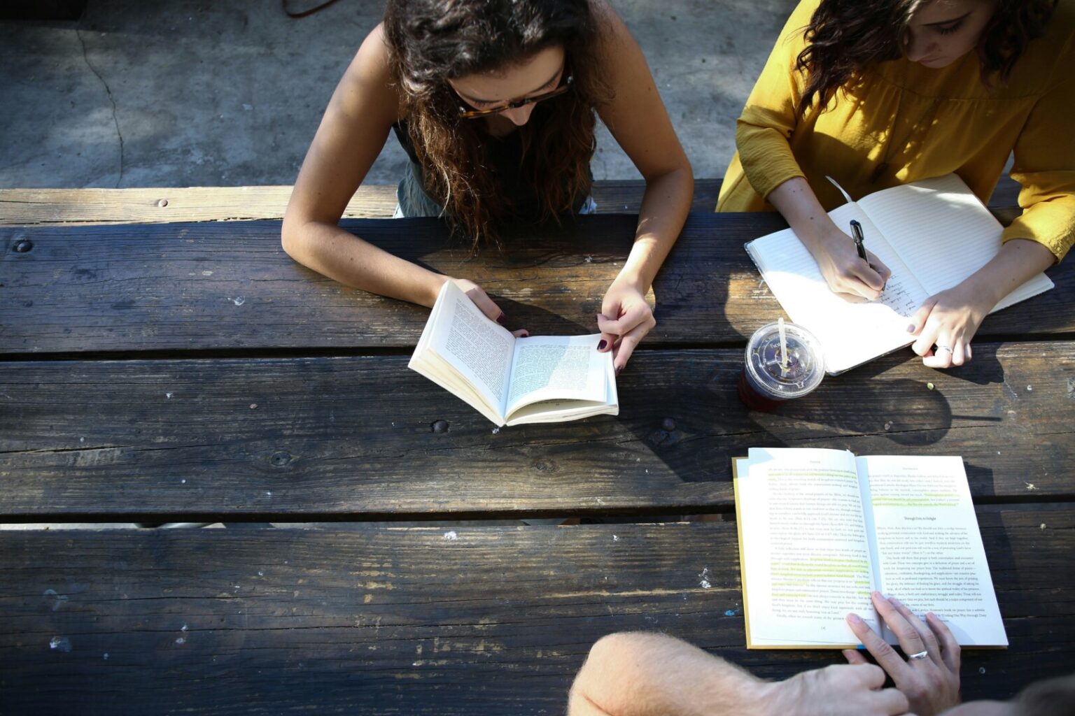 Structuring a Strong Research Paper Introduction
